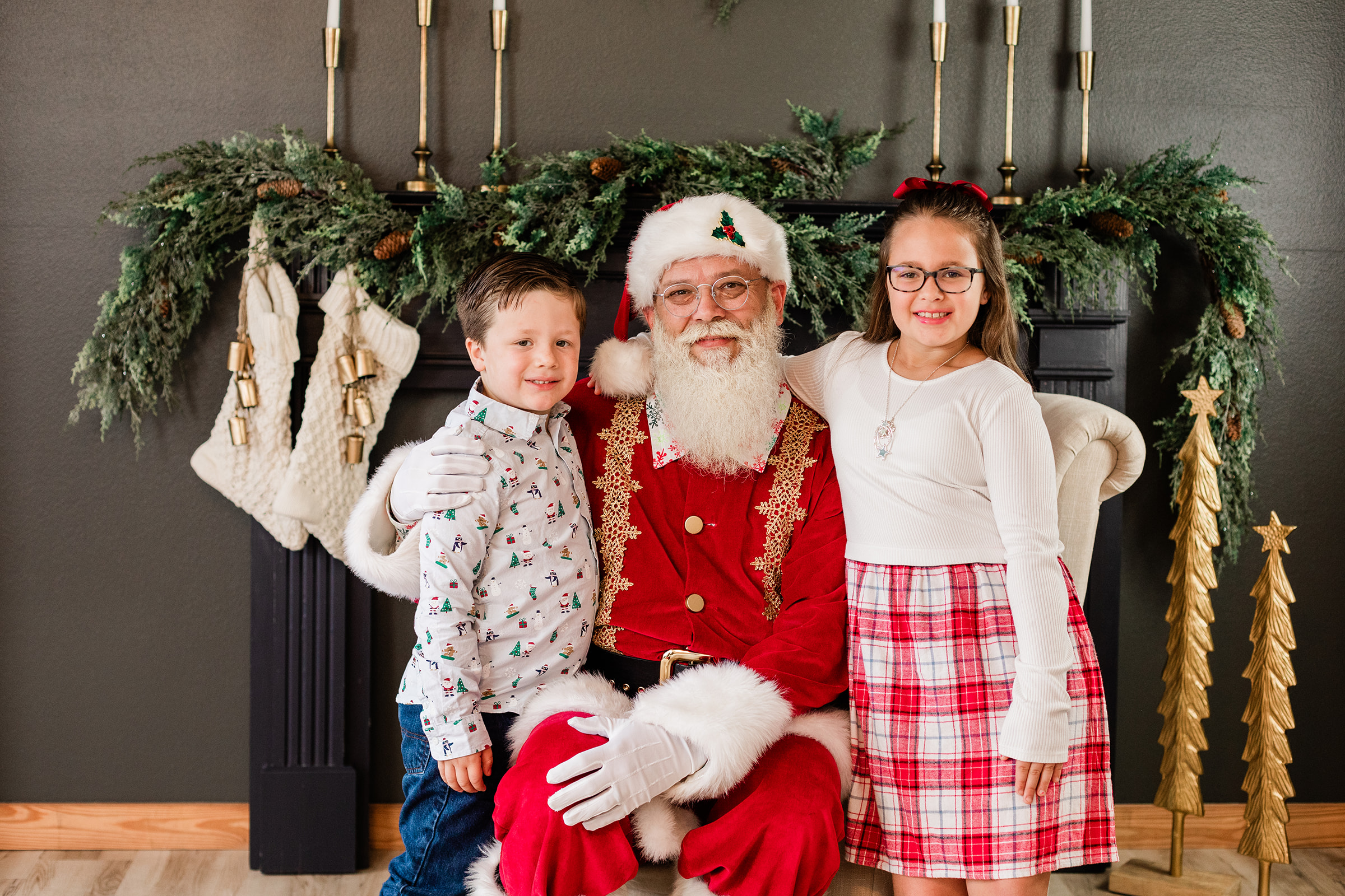 Logan, Maddison & Santa