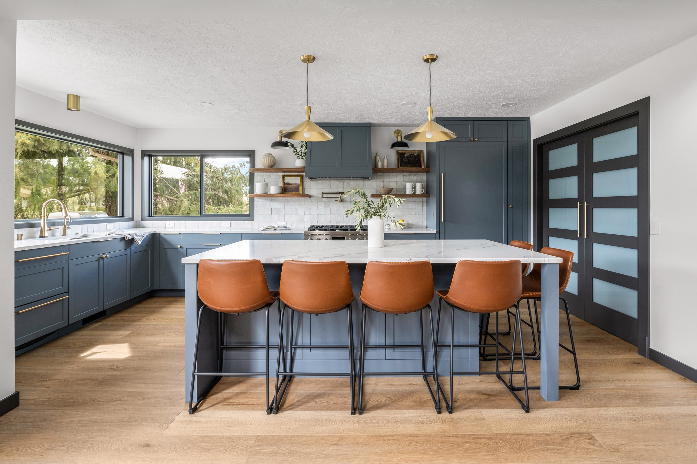 Nine Mile Kitchen by Mint Interiors & Untamed Construction